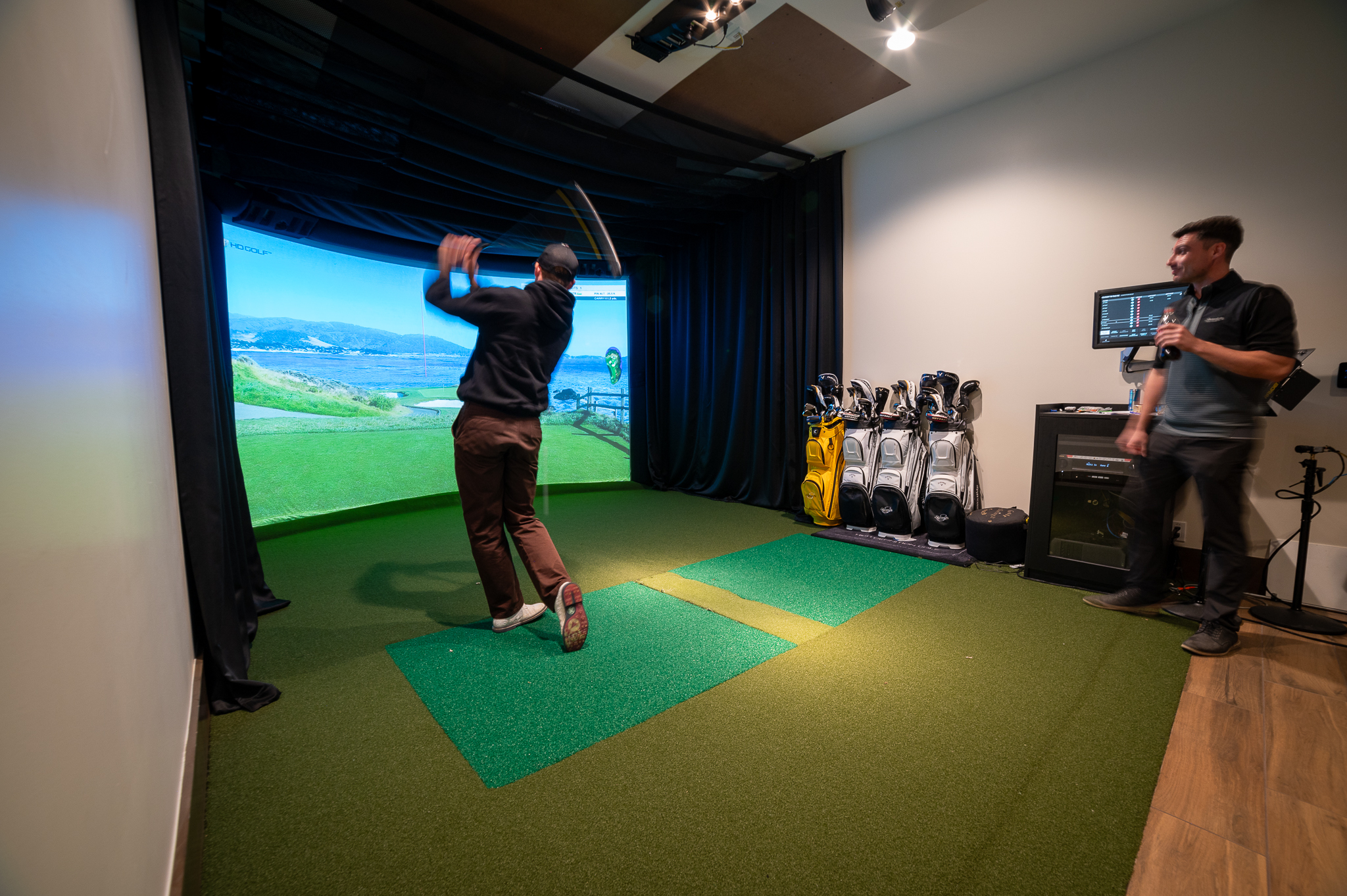 Golf Simulators Experience - Shorecliffs Golf Club
